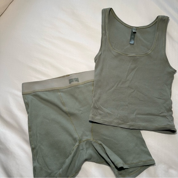 SKIMS | Intimates & Sleepwear | Skims Set | Poshmark